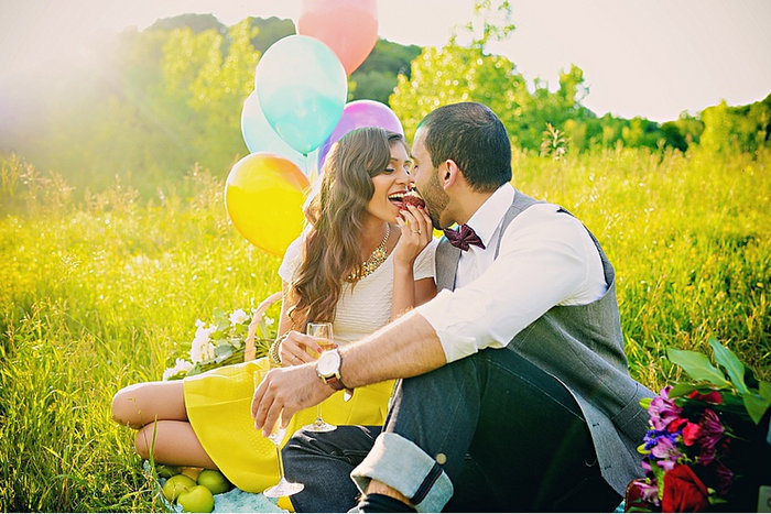 An Adorable Pre-wedding shoot with a Vintage Vibe ! | WedMeGood