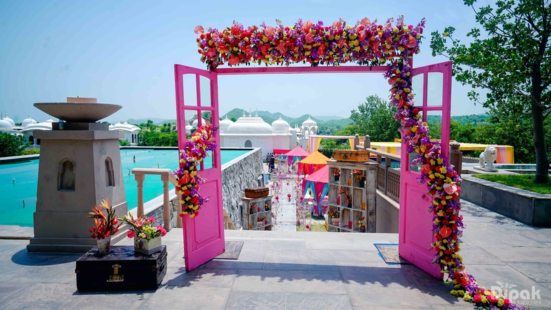 The Most Exciting Entrances at Weddings (*Show Them To Your Decorator ...