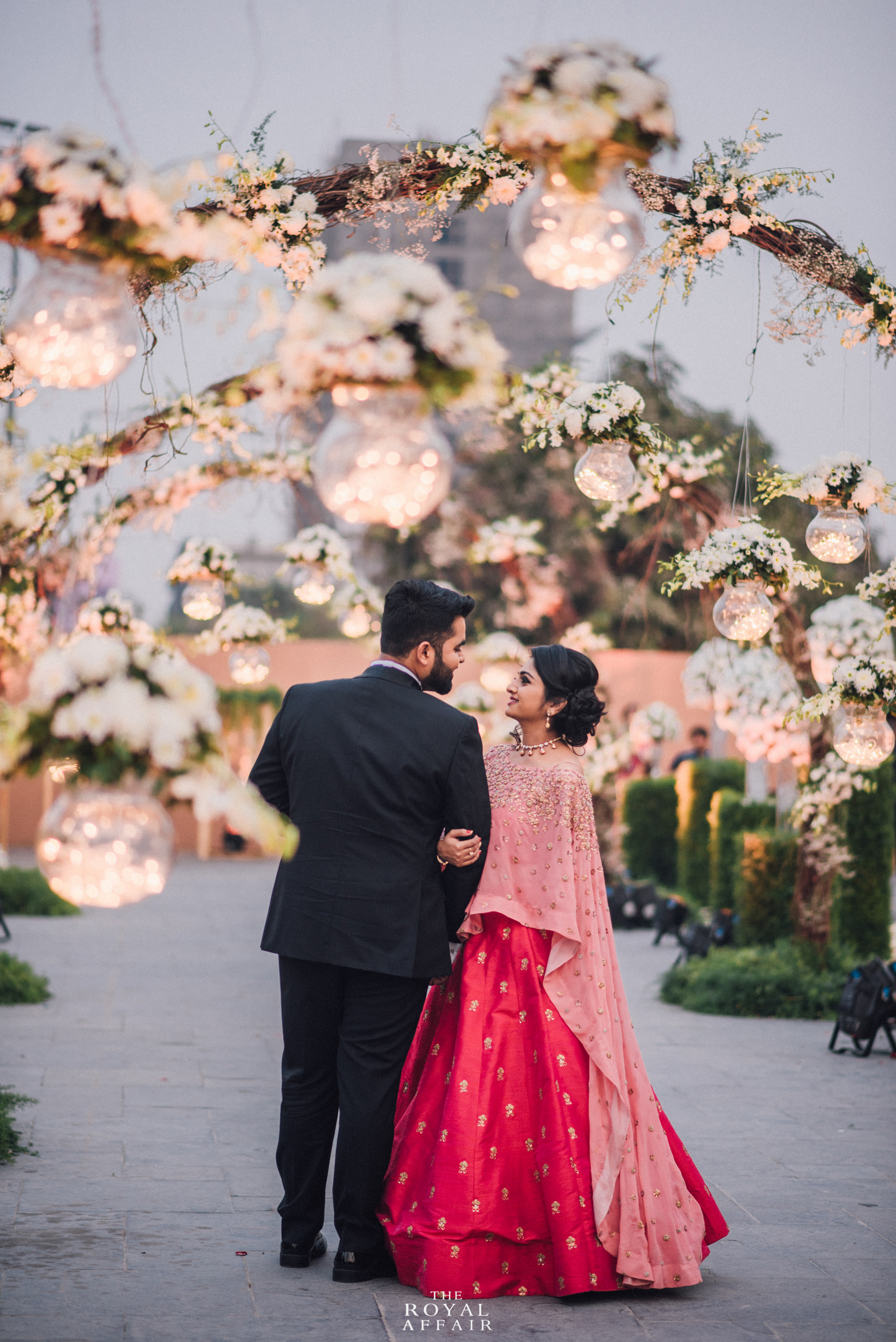 A Romantic, Dreamy Engagement With A Stylish Bride & Groom | WedMeGood