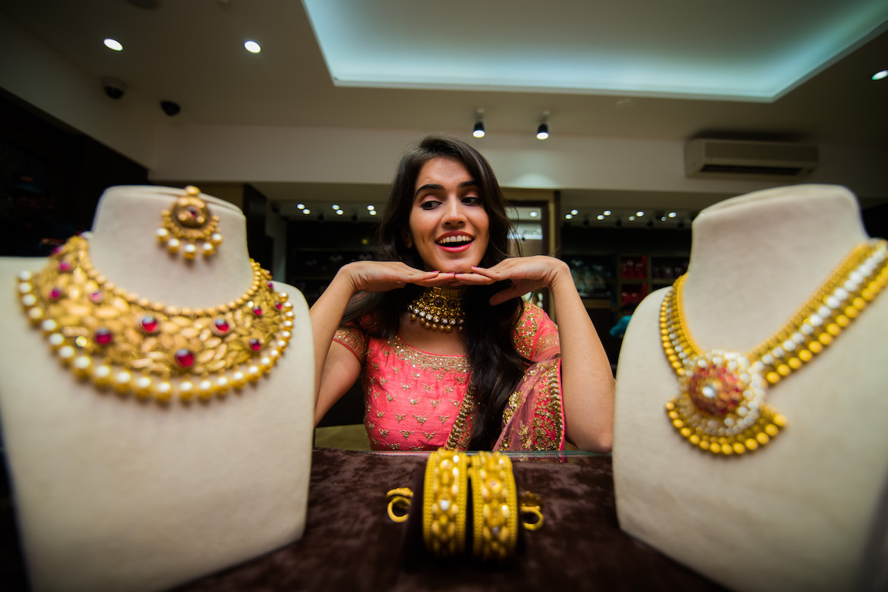 "I Had To Pick Between 3 Gorgeous Sets & WMG's Insta Family Helped Me ...