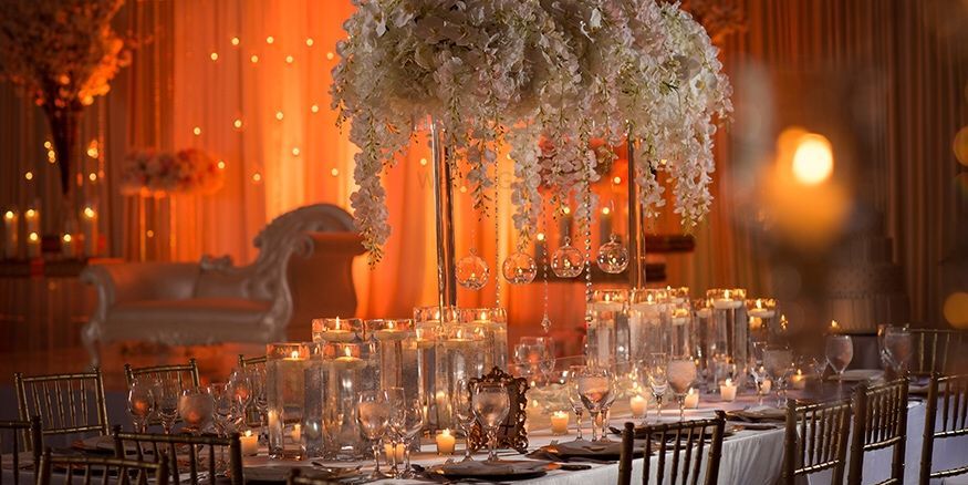 The Most Dreamy Sit-Down Dinner Set Ups We Loved! | WedMeGood