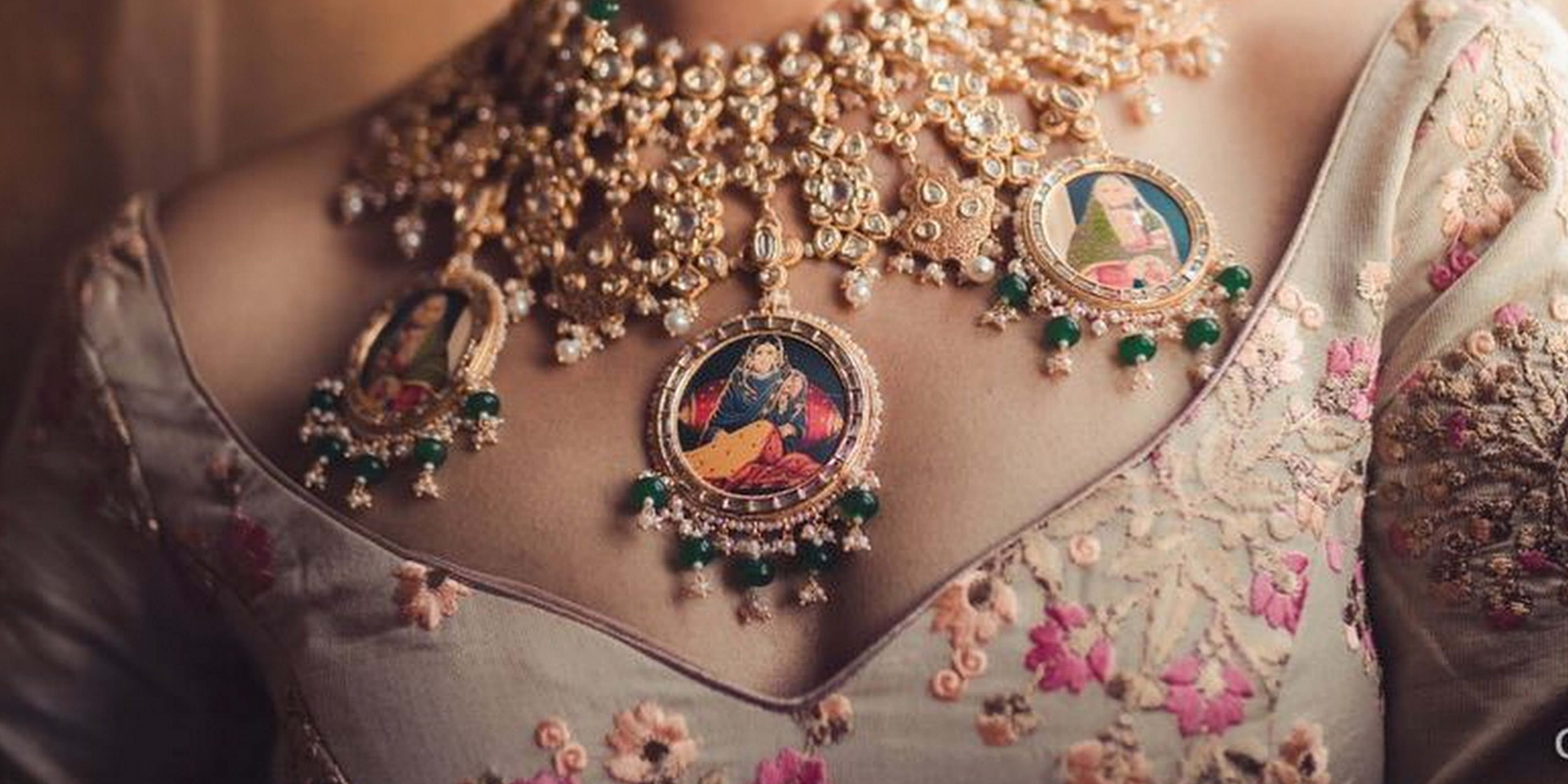 Trending: Portrait Jewellery For Experimental Brides! | WedMeGood