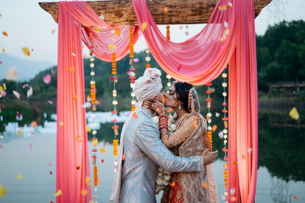 A Checklist For Your Wedding Video! | WedMeGood