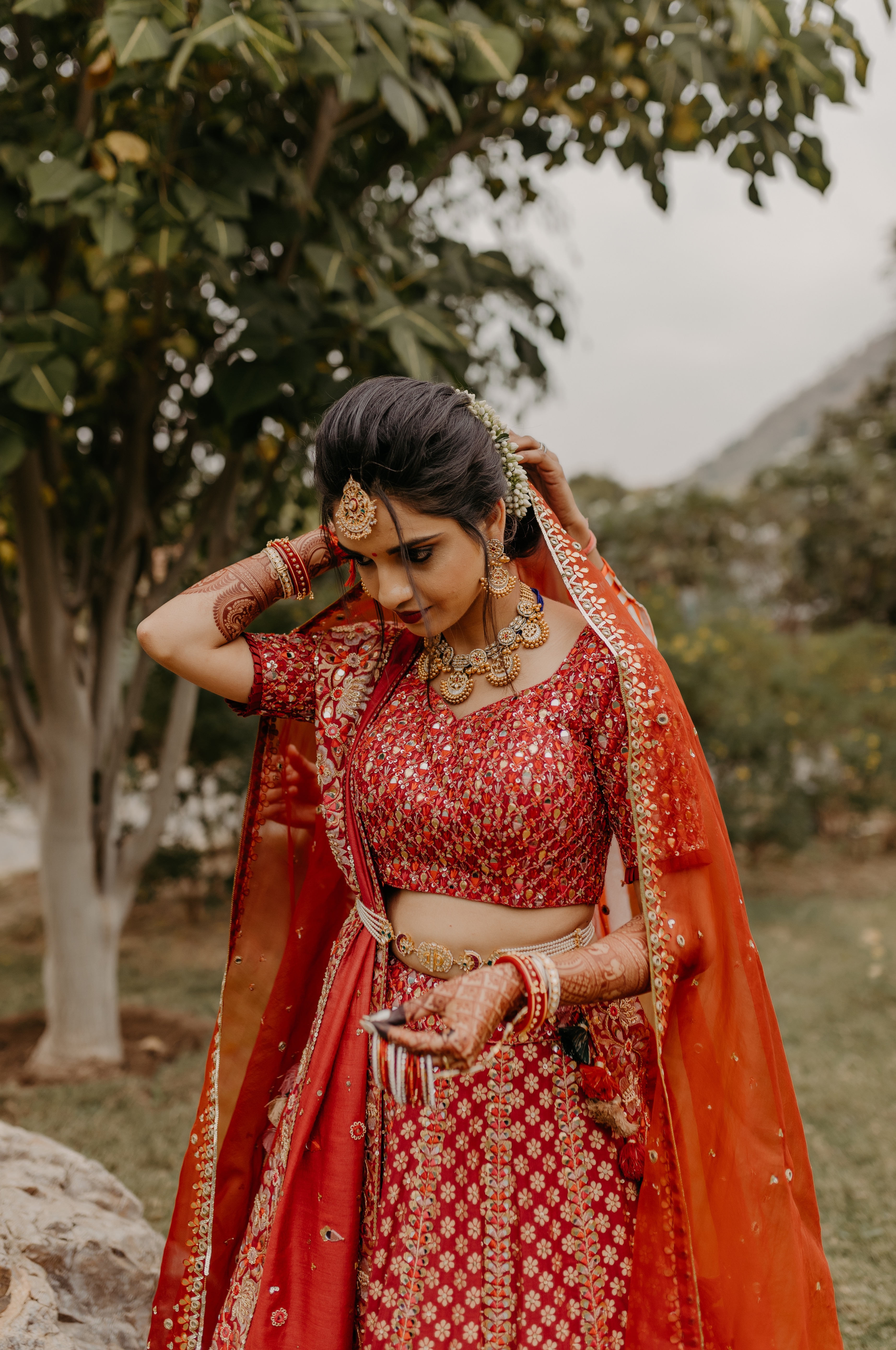 An Intimate Destination Wedding With The Bride In Traditional Hues ...
